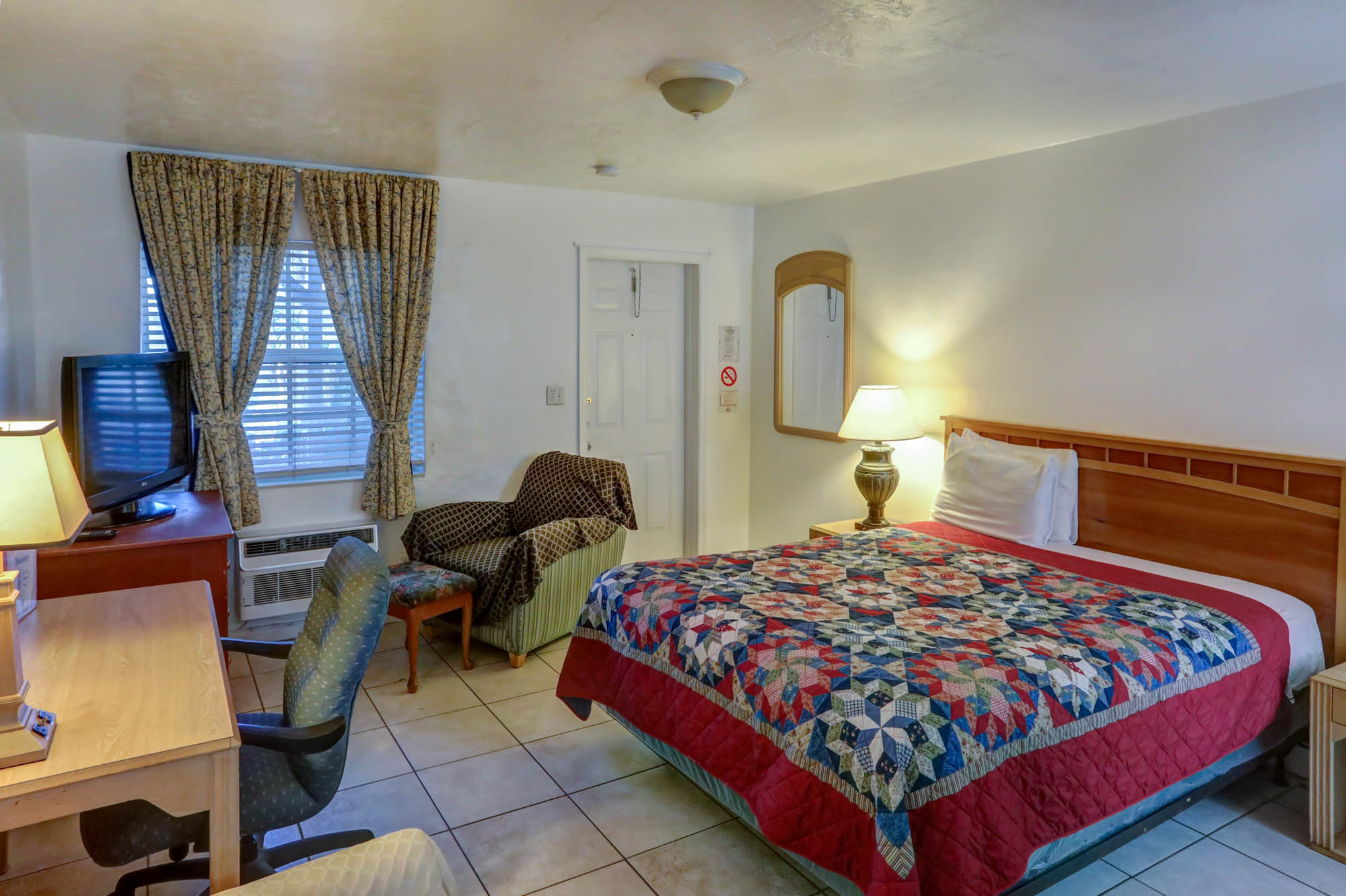 Room 311 – Richard’s Motel Rooms